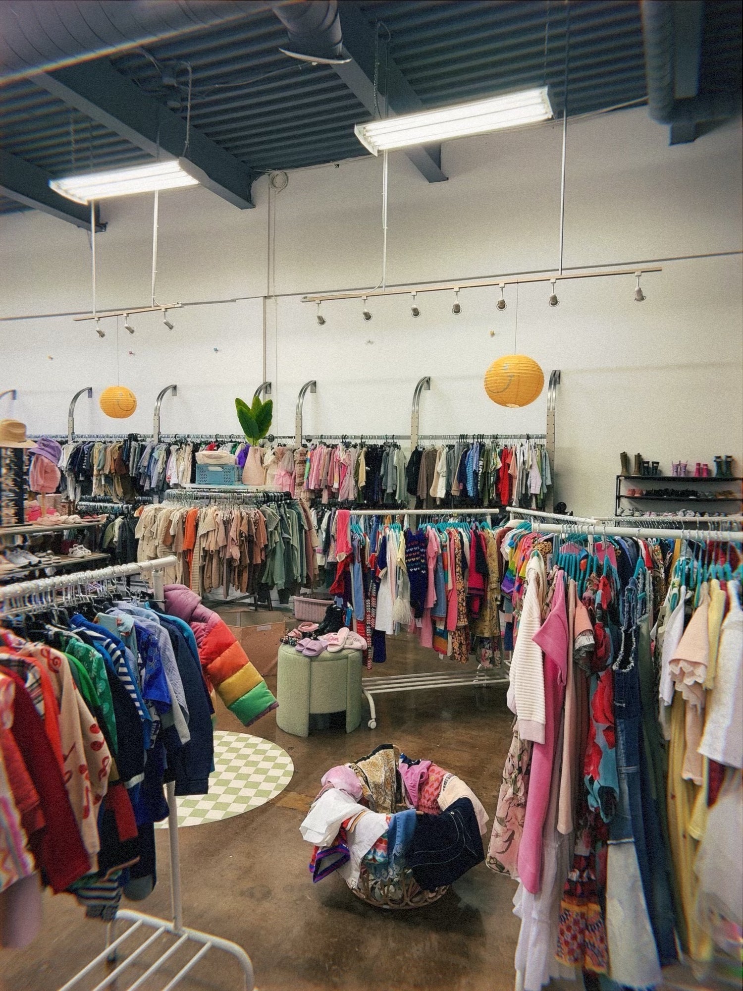 Minissentials Consignment