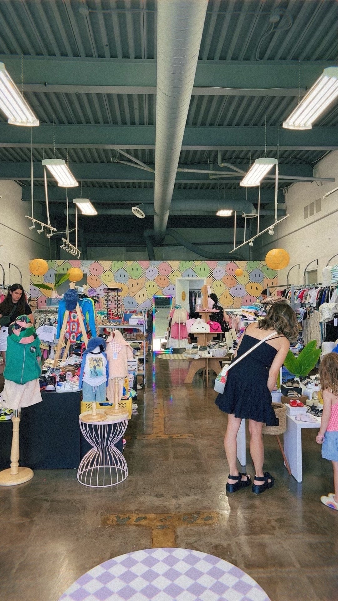 Minissentials Consignment